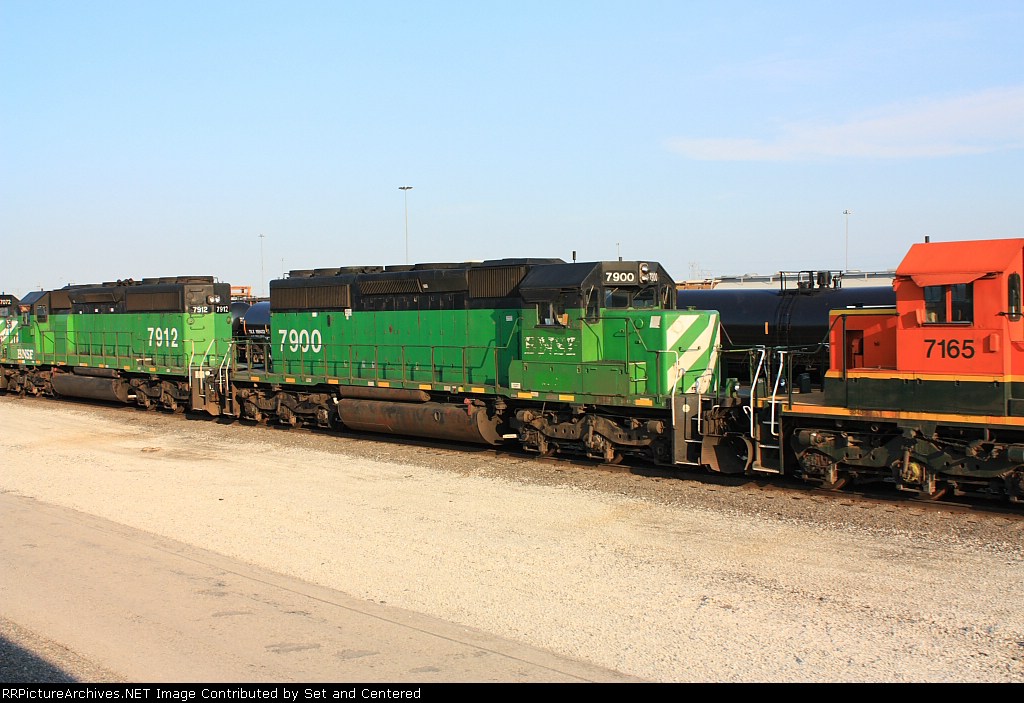 BNSF power "in-limbo" at BRC Clearing.